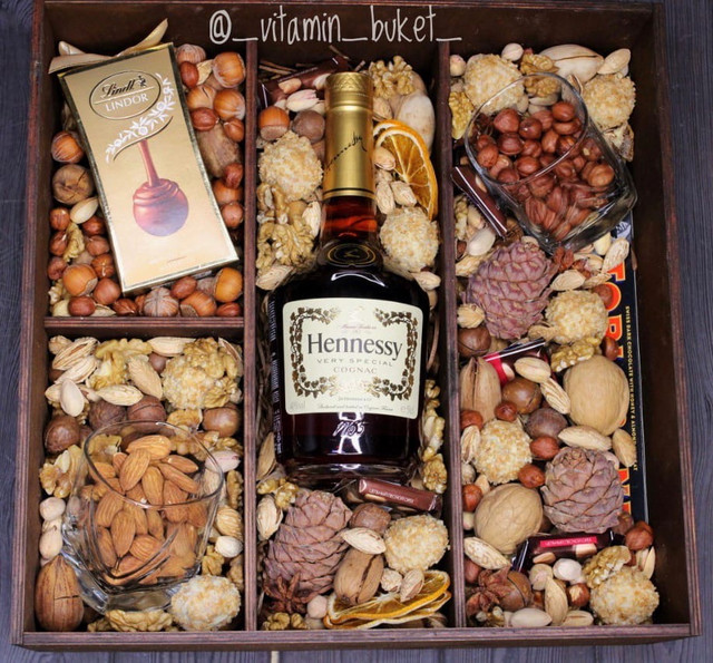 Купить подарочные боксы и коробки со съедобным содержимым