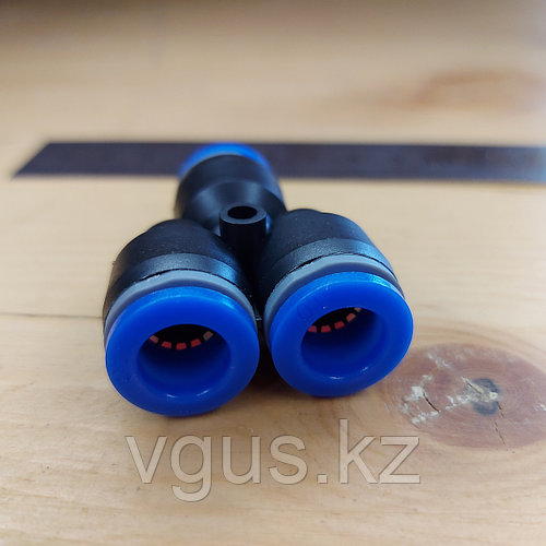 Тройник для пневмошлангов 10*6.. Син.кольцо.