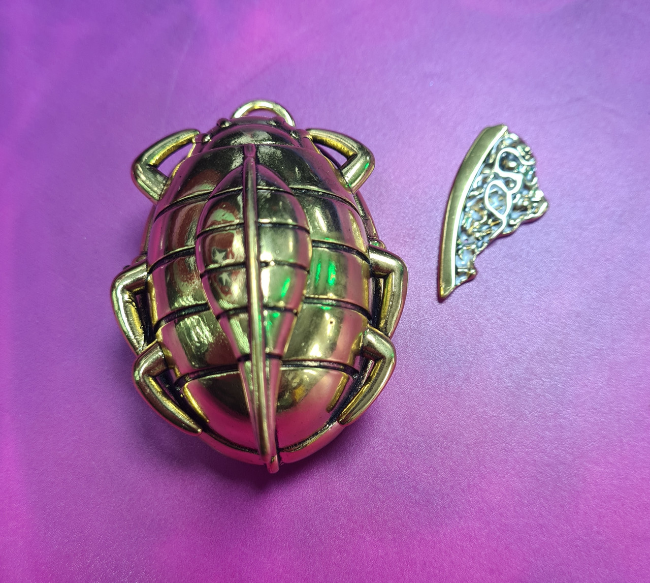 Скарабей из аниме "Невероятные приключения ДжоДжо": продажа, цена в ...