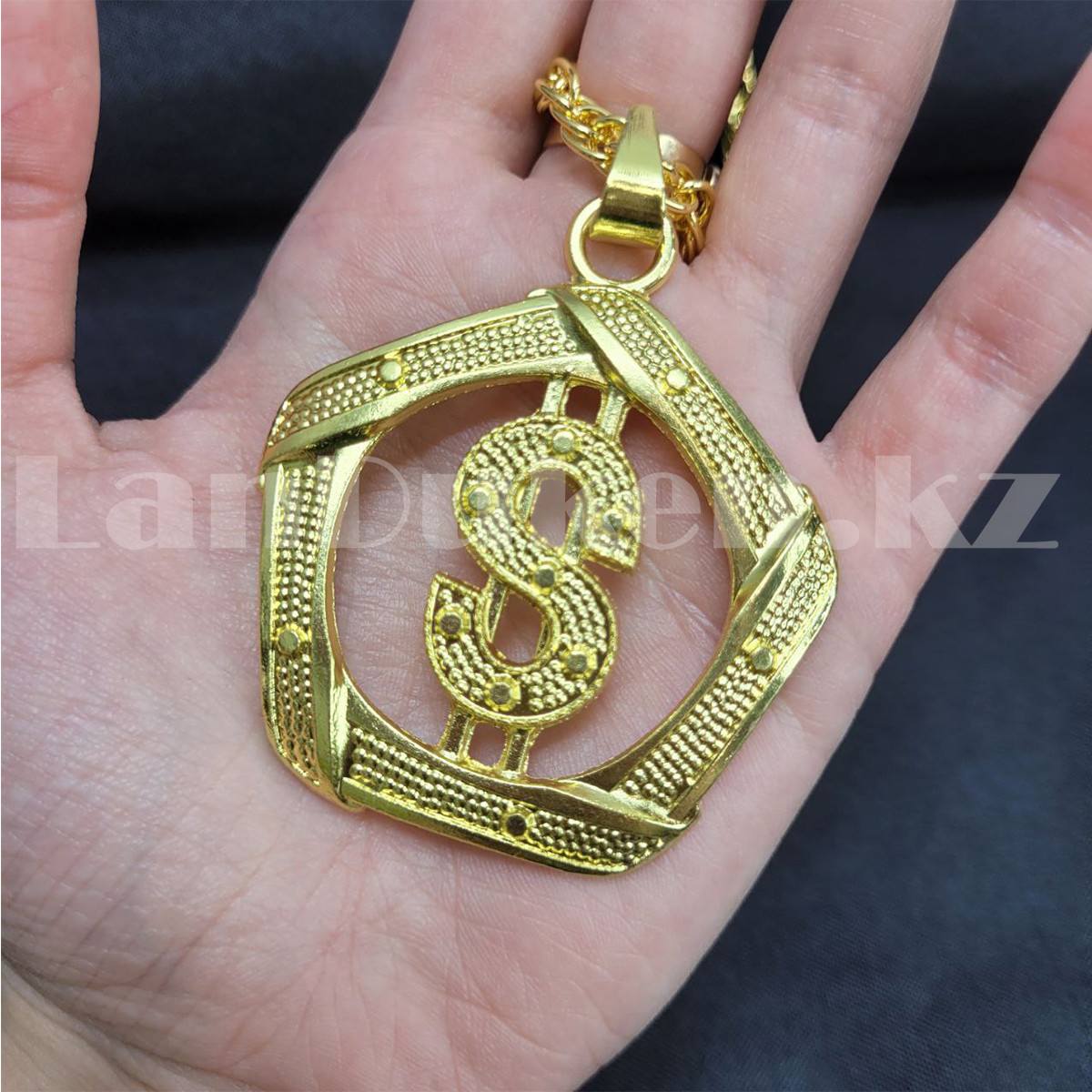 Цепь с подвеской 68 см золотистая